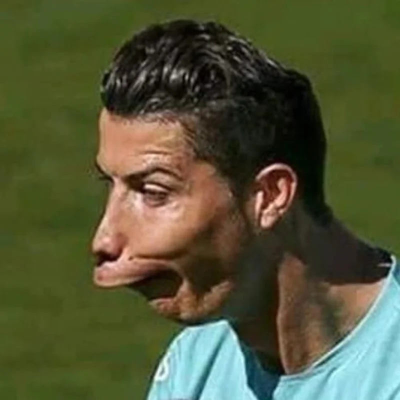Ronaldo meme: Full bộ ảnh chế CR7 hài hước khiến fan cười đau bụng